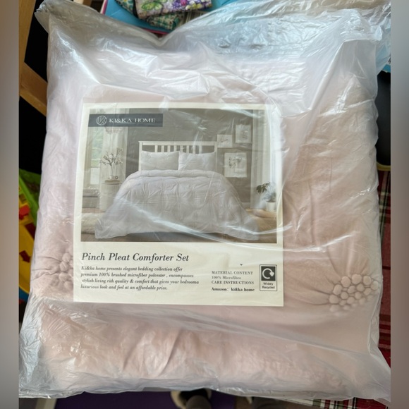 KI&KA HOME | Bedding | Kika Home Queen Sized Pinch Pleat Pink Comfoter ...